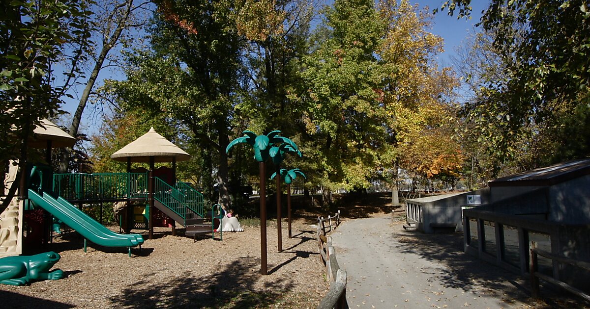 Henson Robinson Zoo in Springfield, United States | Tripomatic