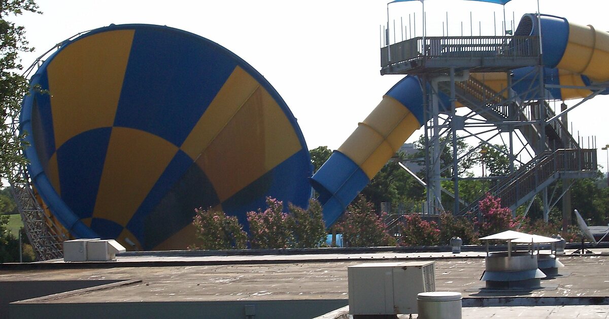 Six Flags Hurricane Harbor