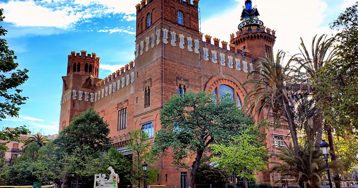 Castle of the Three Dragons in Barcelona, Spain | Tripomatic