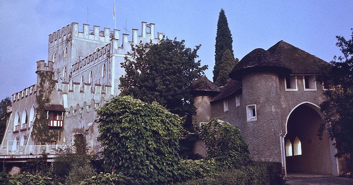 Itter Castle in Itter