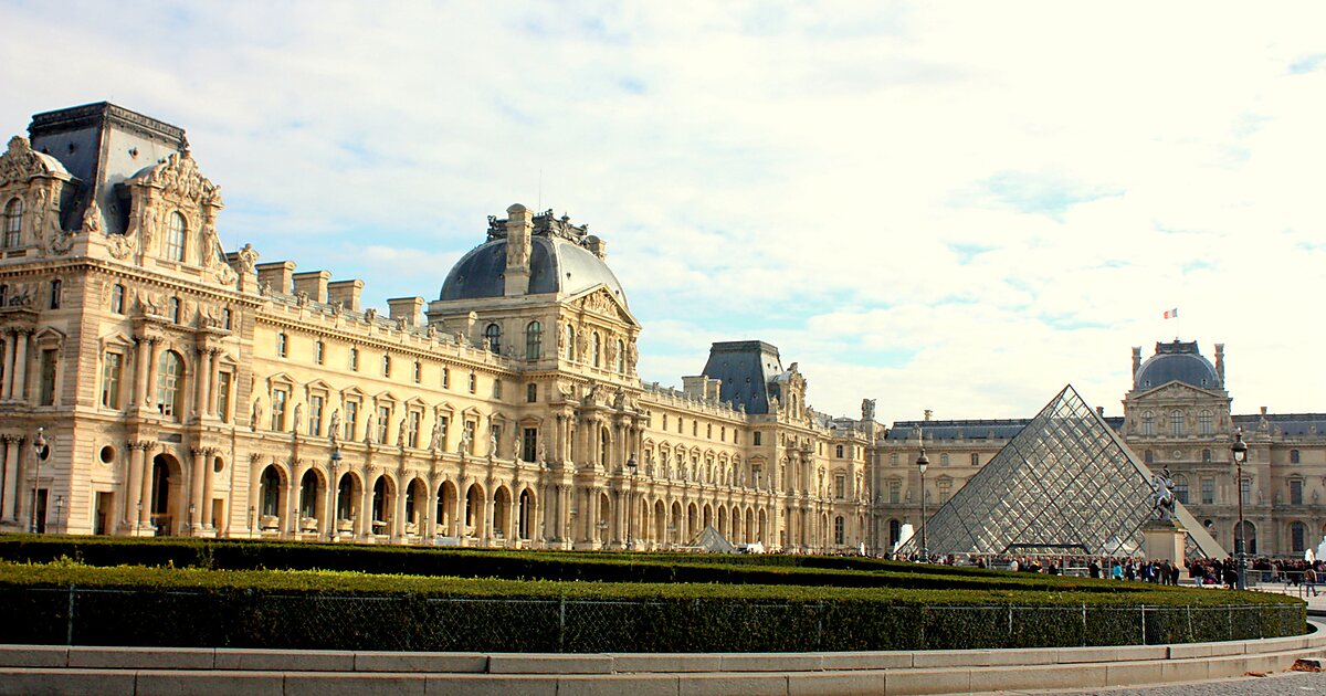 Museo del Louvre en 1st arrondissement of Paris, París, Francia ...