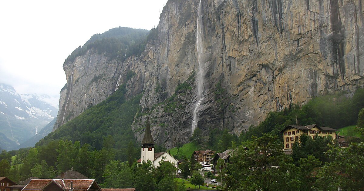 Staubbachfall in Lauterbrunnen, Schweiz | Tripomatic