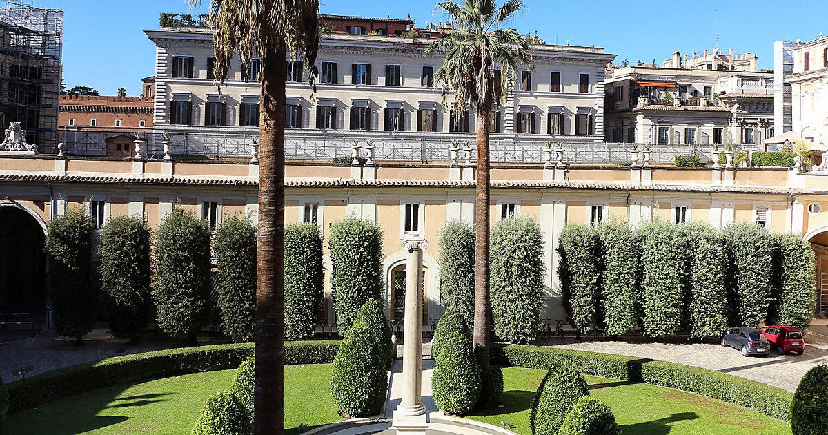 Palacio Colonna en Trevi, Roma, Italia | Tripomatic