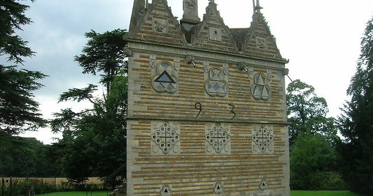 Triangular Lodge in Rushton, UK | Tripomatic