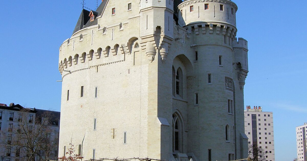 Halle Gate in Brussels, Belgium | Tripomatic