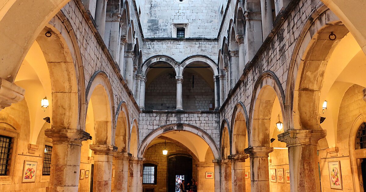 Sponza Palace in Dubrovnik, Croatia | Tripomatic