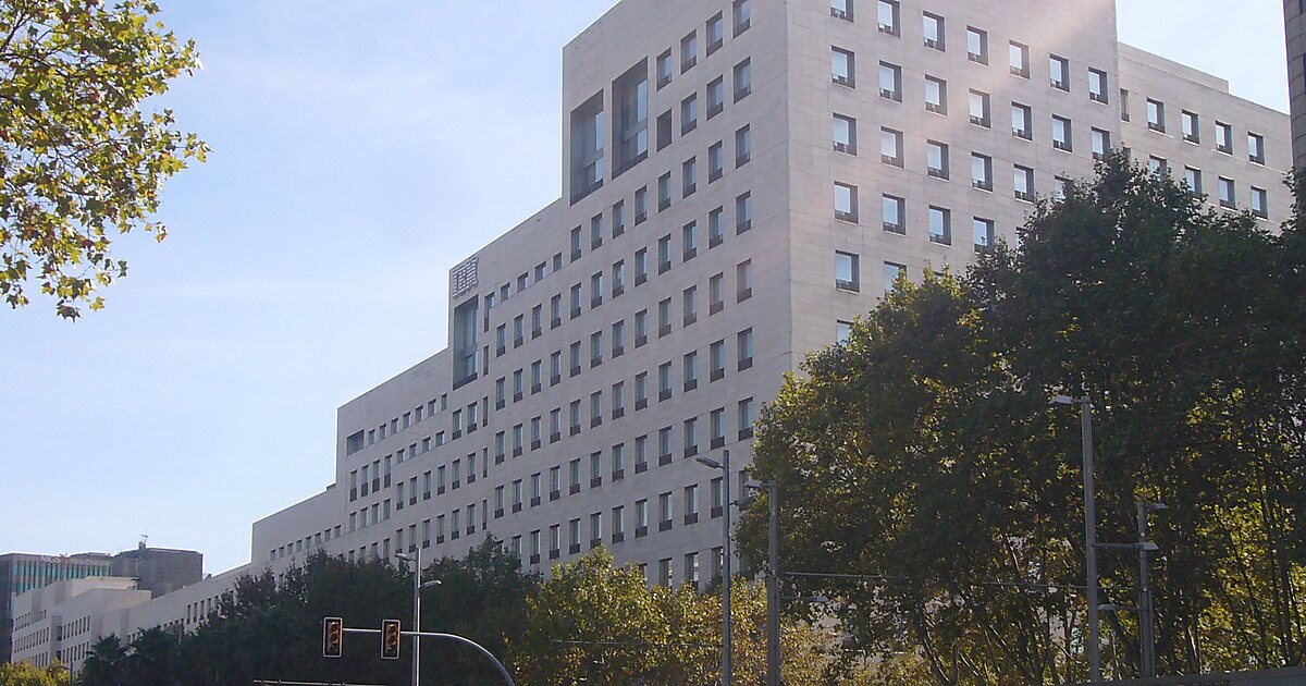 L'Illa Diagonal in les Corts, Barcelona, Spain | Tripomatic