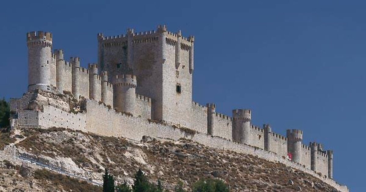 Castillo de Peñafiel en Peñafiel, España | Tripomatic