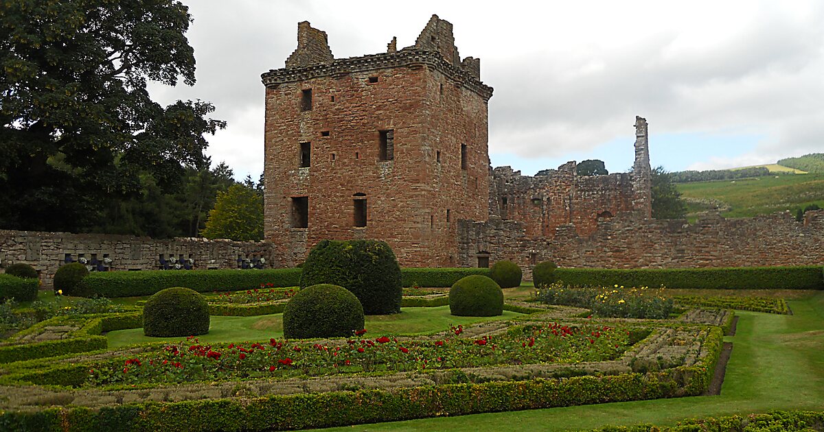 Edzell Castle in Scotland, UK | Tripomatic