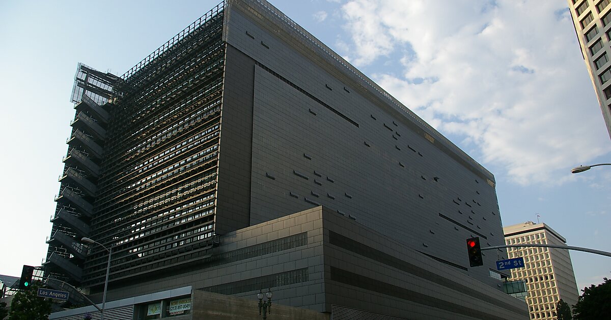 Caltrans District 7 Headquarters in Downtown Los Angeles | Tripomatic