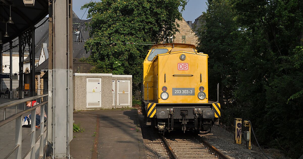 Aachen Central Train Station in Aachen, Deutschland | Tripomatic