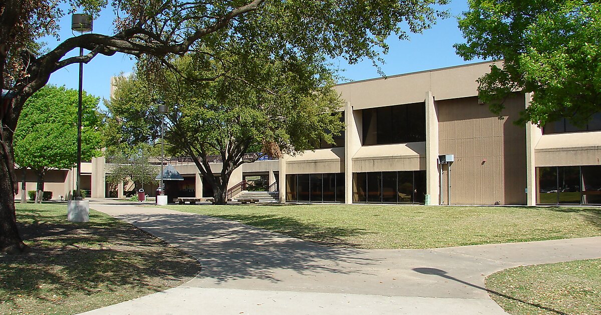 Plano Senior High School in Plano | Tripomatic