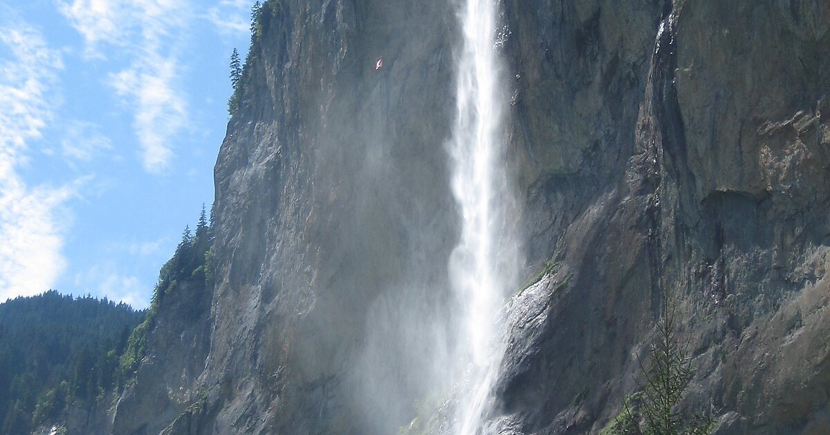 Staubbach Falls in Jungfrauregion, Switzerland | Tripomatic