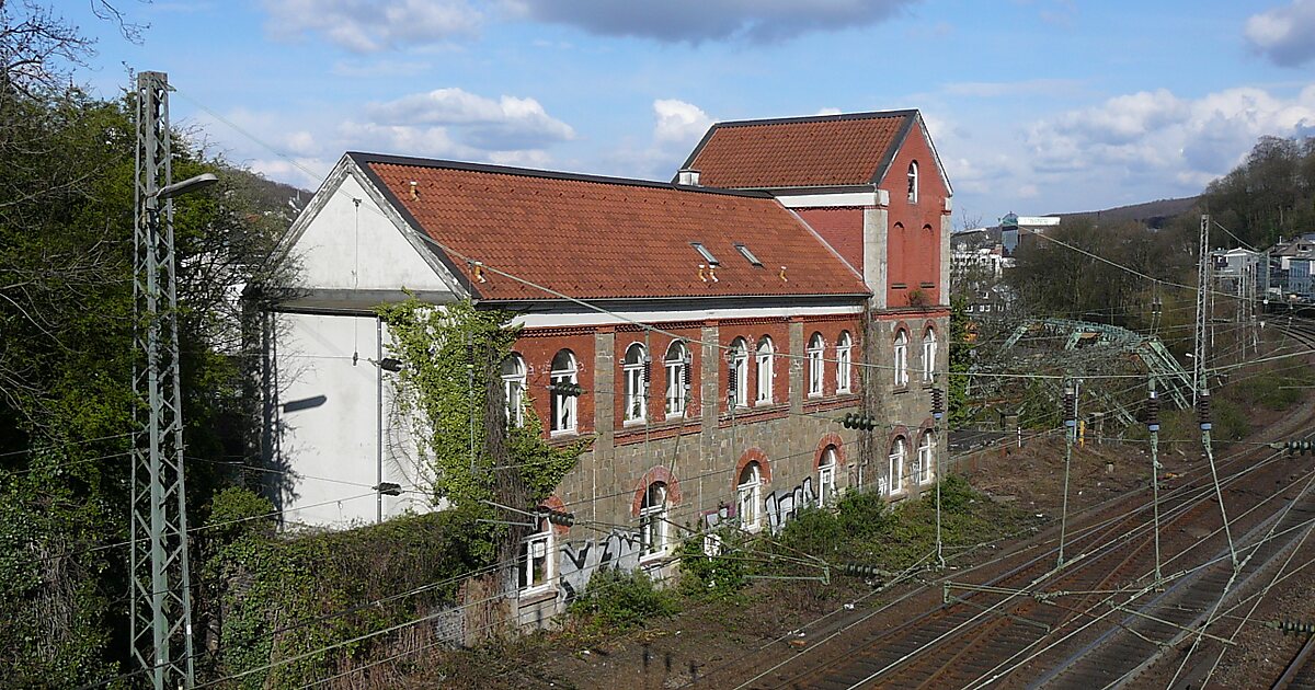 Gleis 1 in Wuppertal, Deutschland | Tripomatic