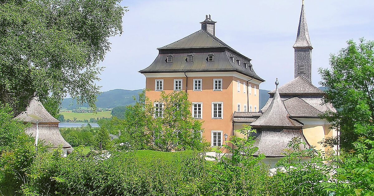 Schloss Seeburg in Seekirchen am Wallersee, Österreich | Tripomatic