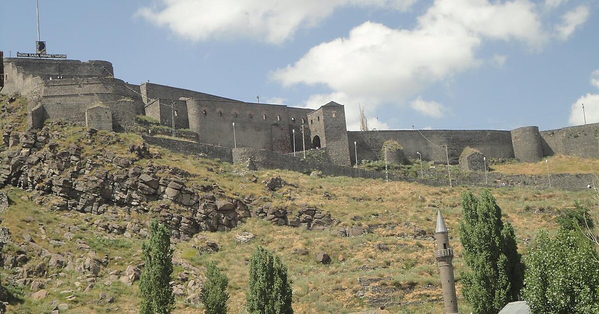Kars Castle in Kaleiçi, Kars, Turkey | Tripomatic