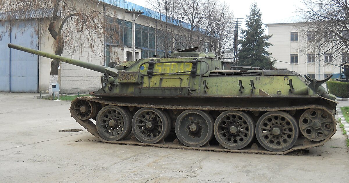 SU-100 - Central Federal District, Russia | Tripomatic