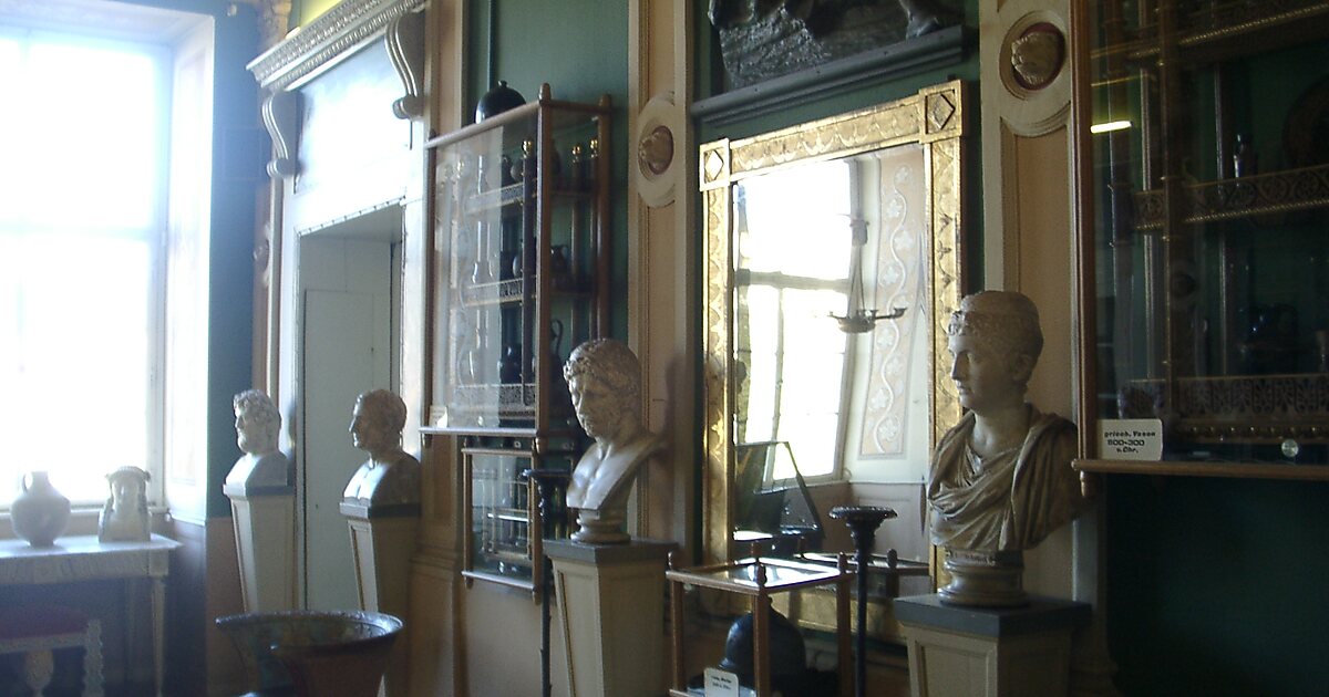 Erbach Palace in Erbach (Odenwald), Deutschland | Tripomatic