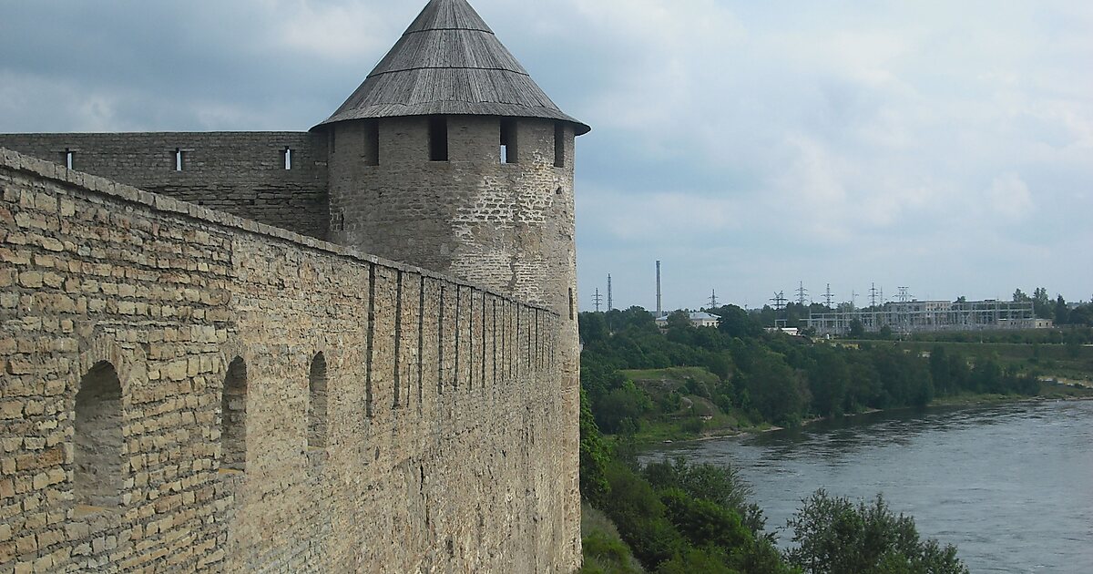 Ivangorod Fortress in Narva, Russia | Tripomatic