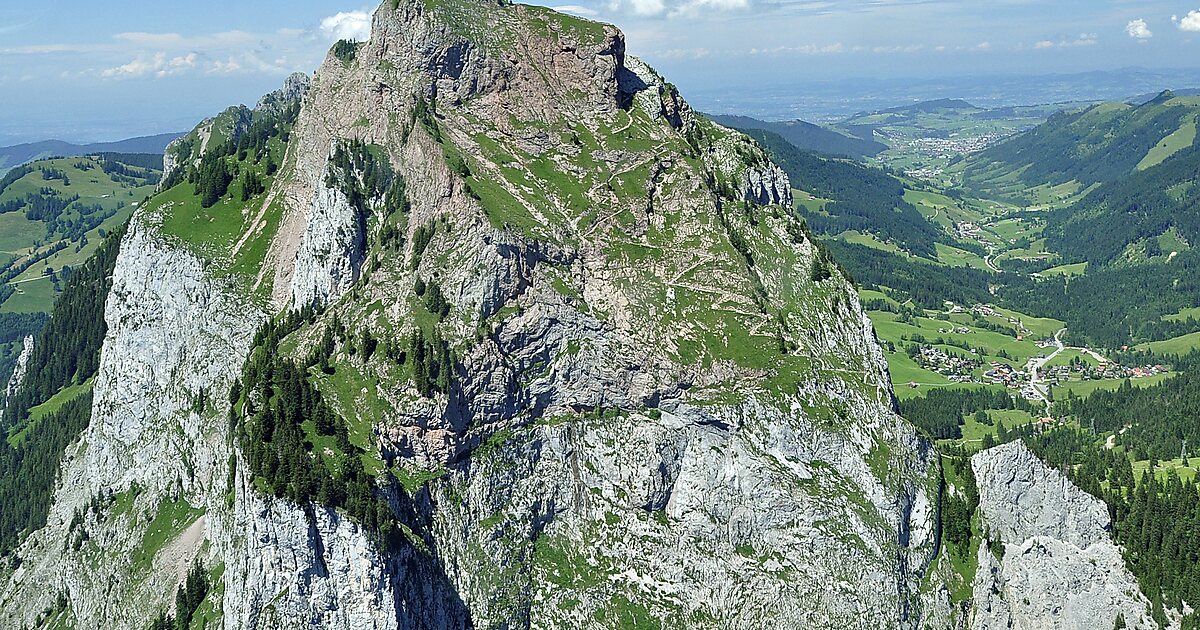 Grosser Mythen in Schwyz, Schweiz/Suisse/Svizzera/Svizra | Tripomatic