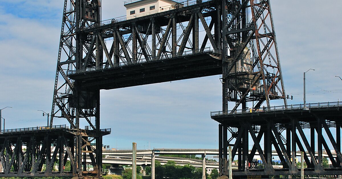 Steel Bridge in Portland, Oregon, United States | Tripomatic