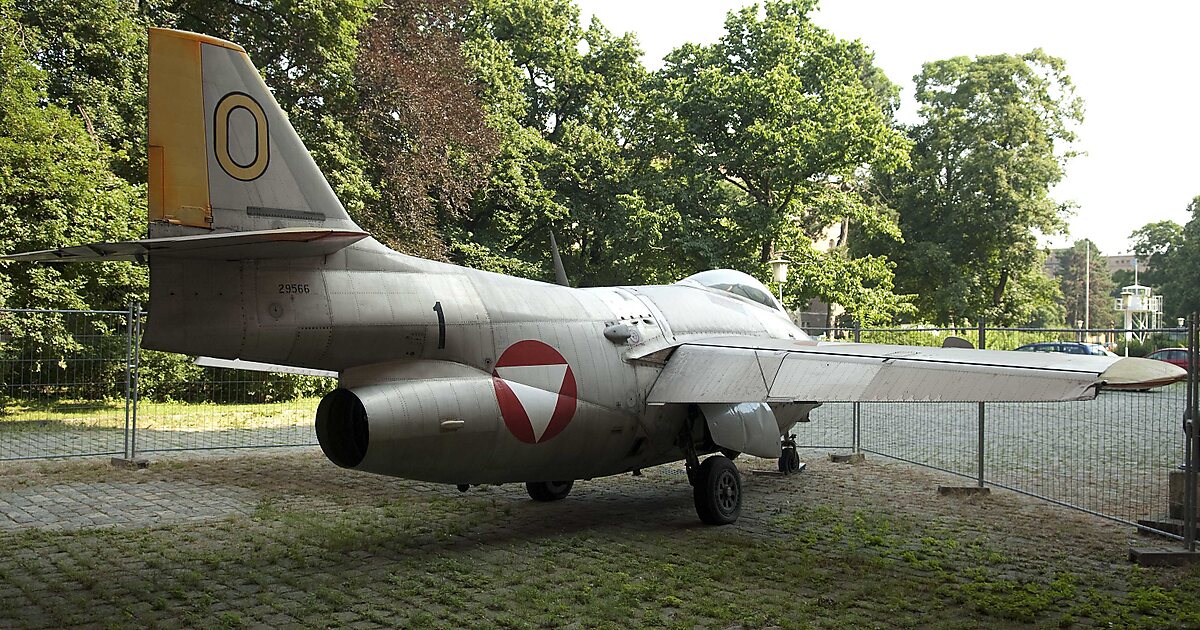 Saab 29 Tunnan en Linz, Austria | Tripomatic