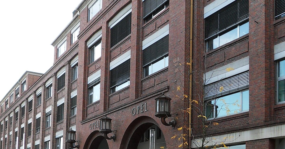 Rathaus Rüsselsheim in Rüsselsheim am Main, Deutschland | Tripomatic