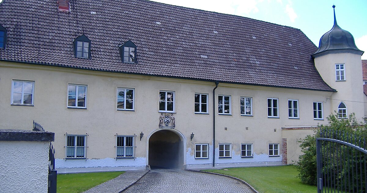 Schloss Mering in Mering, Deutschland | Tripomatic