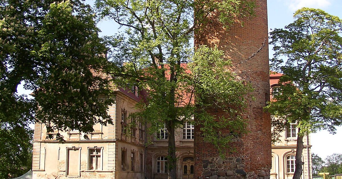 Bergfried der Burg Zichow