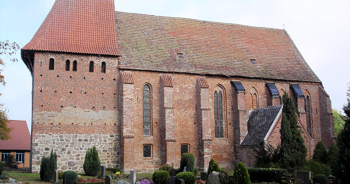 Dorfkirche Groß Tessin in Glasin, Deutschland | Tripomatic