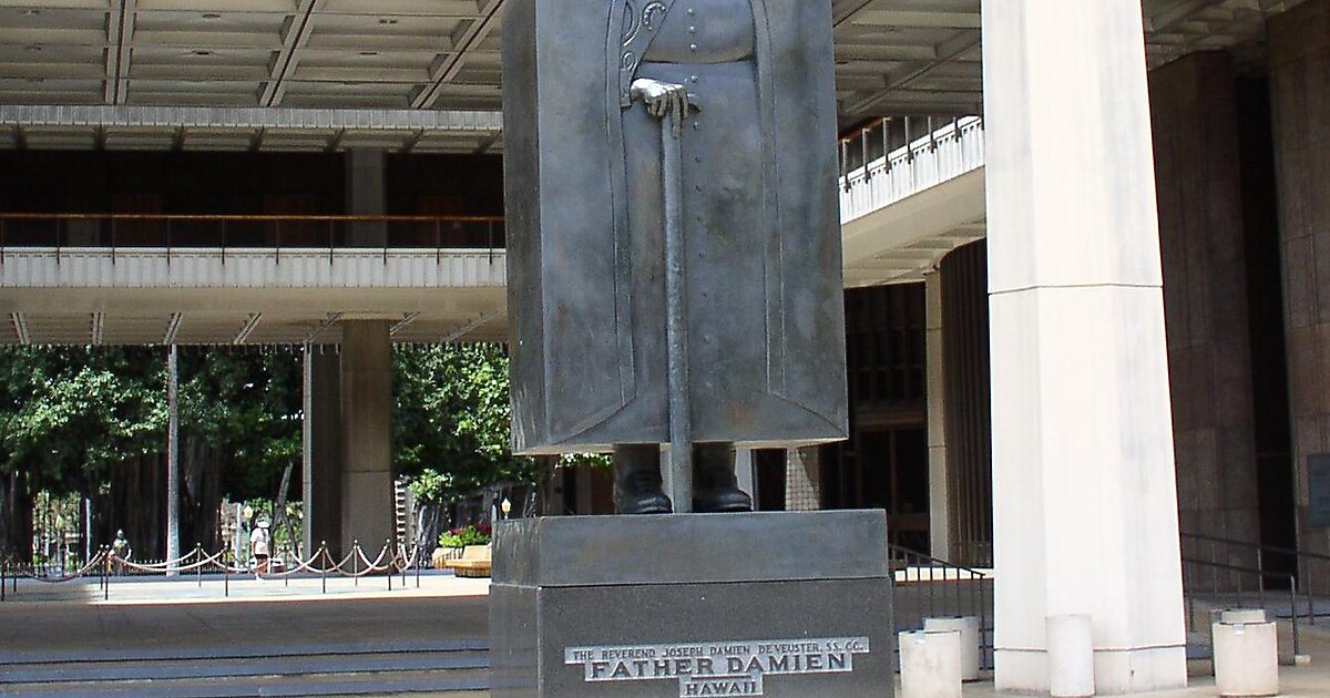 Father Damien Statue in Honolulu | Tripomatic