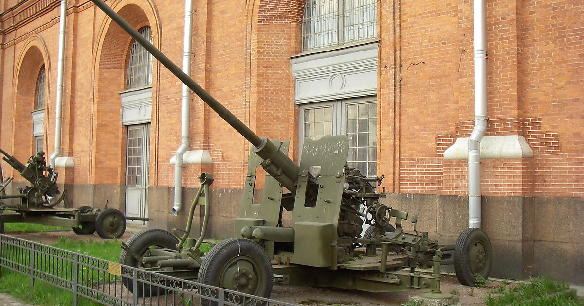 122 mm howitzer 2A18 in Chapayevsk, Russia | Tripomatic