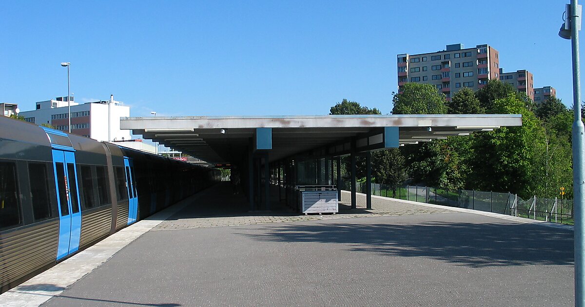 Estação Fittja em Södertörn, Suécia | Tripomatic