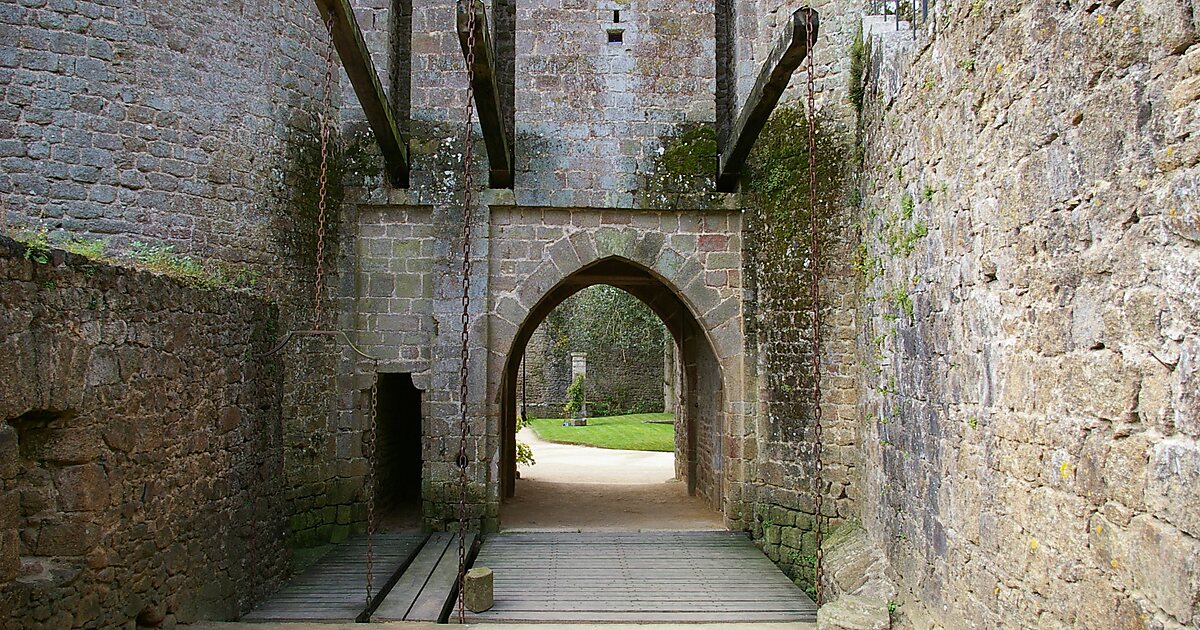 Château de Lassay in Lassay-les-Châteaux, France | Tripomatic