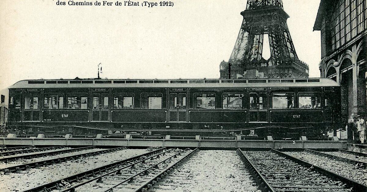 Champ de Mars–Tour Eiffel station in 15th arrondissement of Paris ...