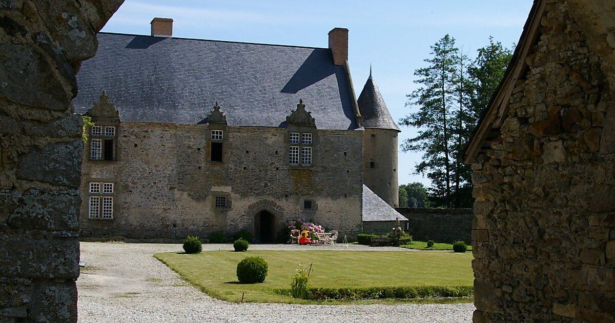 Château de la Courbe de Brée - Brée, France | Tripomatic