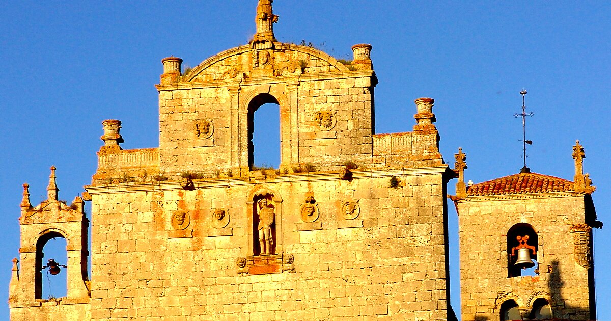 Monasterio de San Pedro de Cardeña en Castrillo del Val, España ...