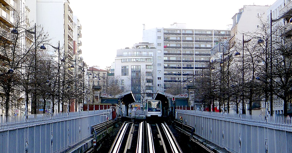 Estação Bel-Air em 12th arrondissement of Paris, França | Tripomatic
