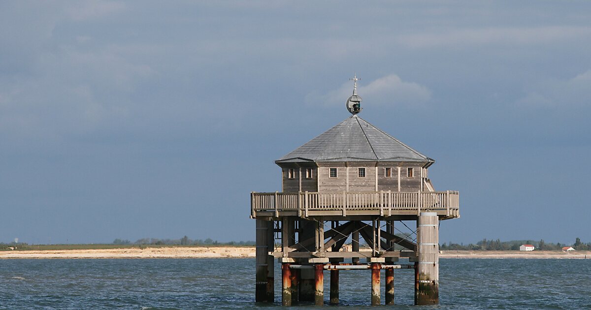 Phare du Bout du Monde de La Rochelle - La Rochelle, France | Tripomatic