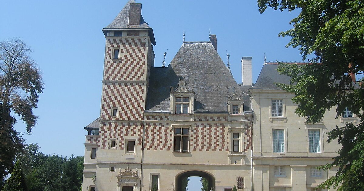 Château des Réaux in Chouzé-sur-Loire, France | Tripomatic
