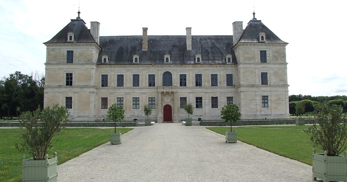 Castillo de Ancy-le-Franc en Ancy-le-Franc, Francia | Tripomatic