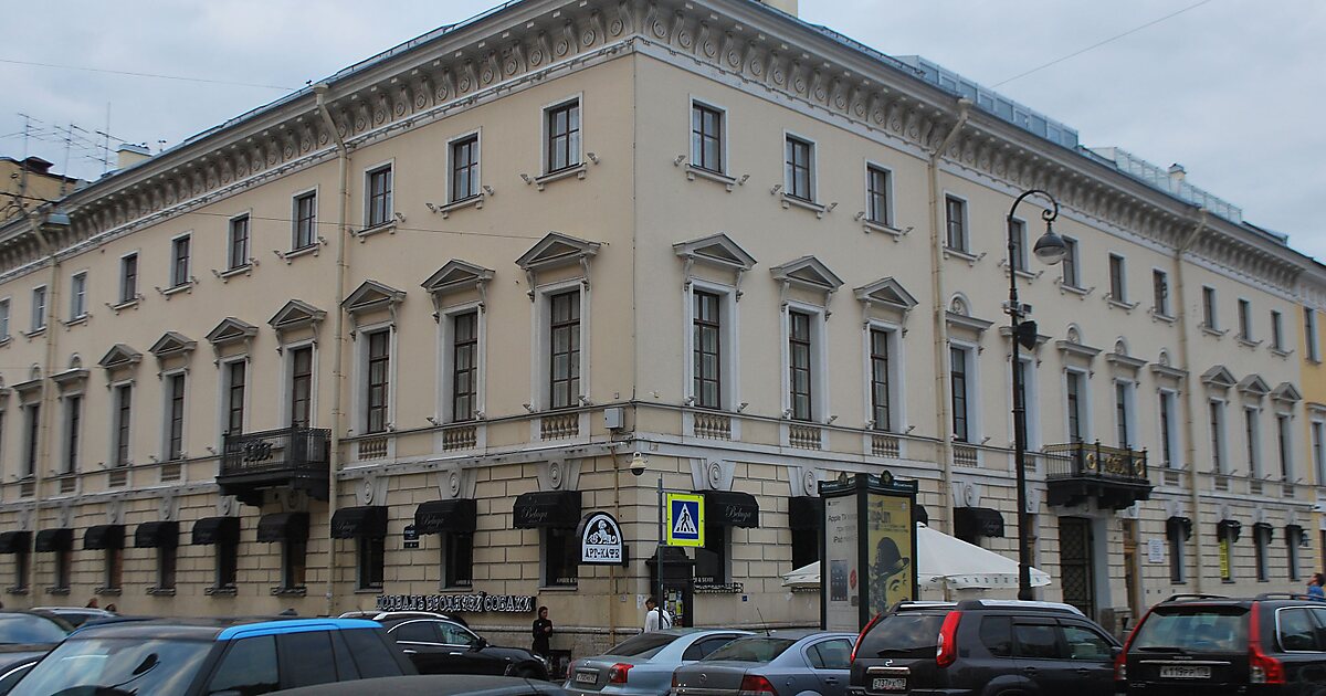 Stray Dog Café in Saint Petersburg, Russia | Tripomatic