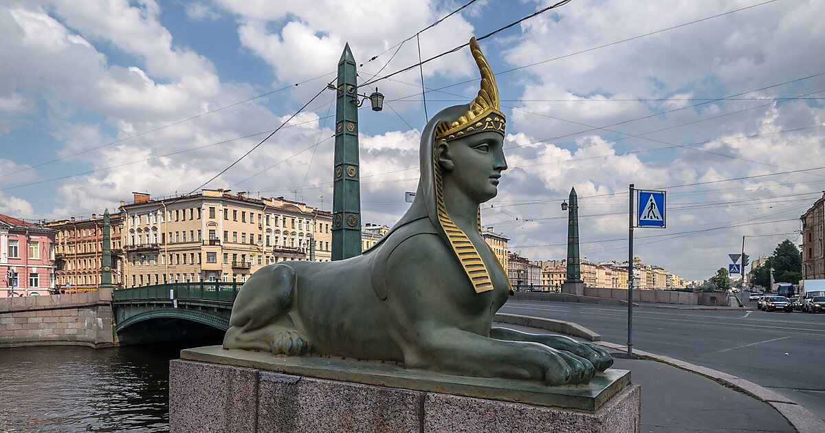 Egyptian Bridge in Saint Petersburg, Russia | Tripomatic