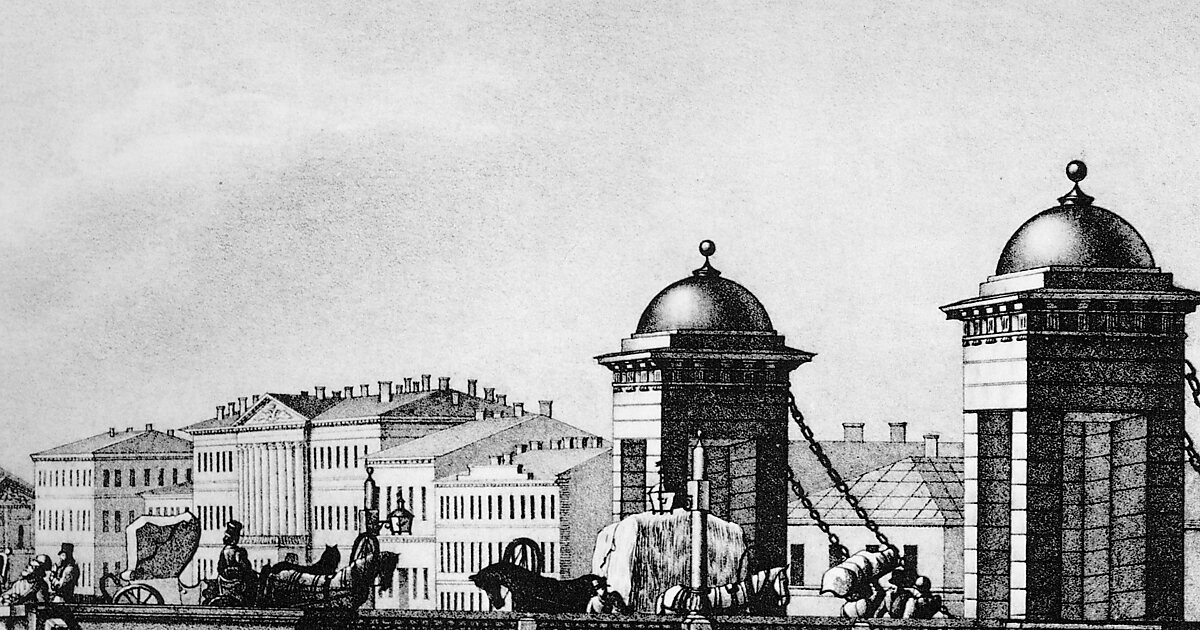 Anichkov Bridge in Saint Petersburg | Tripomatic