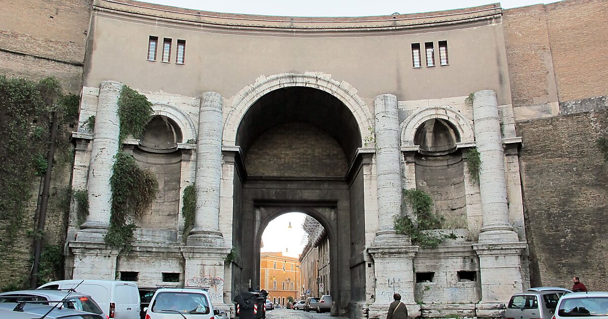 Porta Santo Spirito in Vatican City, Rome, Italy | Tripomatic