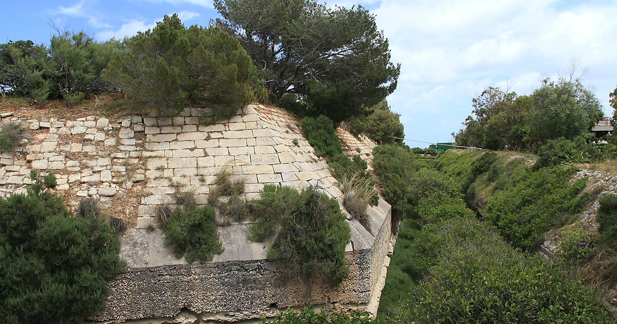 Fort Tas-Silġ in Marsaxlokk, Malta | Tripomatic