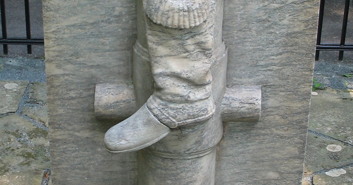 Boot Monument