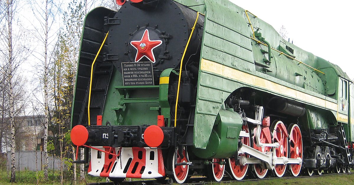 Soviet locomotive class P36 in Tashkent, Uzbekistan | Tripomatic