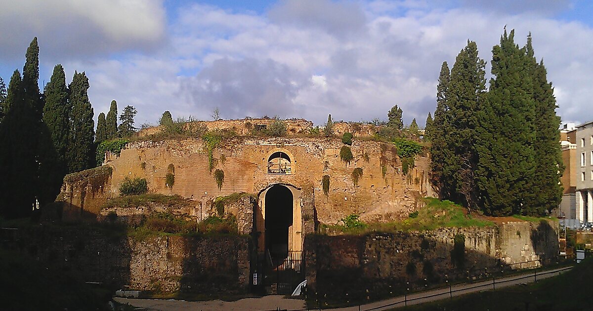 Mausoleo de Augusto en Campo Marzio, Roma, Italia | Tripomatic
