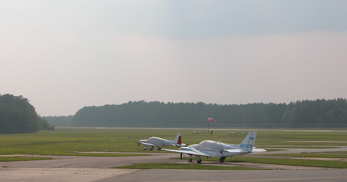 Horace Williams Airport in Chapel Hill, North Carolina, USA | Tripomatic